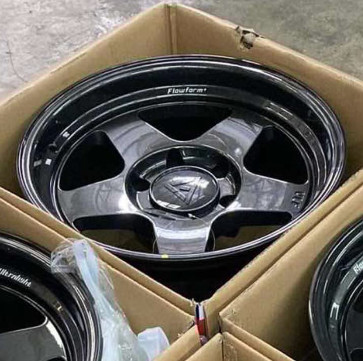 VLF-S02 FLOW FORM 17X8.5X6H/139.7 ET -10 GLOSS DARK GUN METALLIC – UbecMags