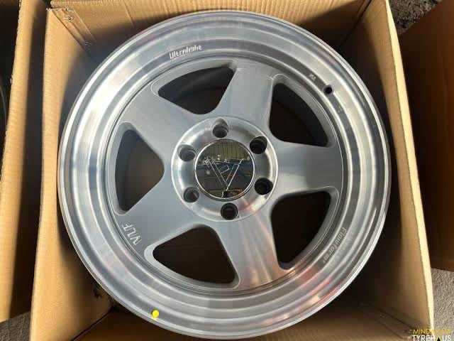 VLF-S02 FLOW FORM 17X8.5X6H/139.7 ET-10 SILVER MACHINED – UbecMags